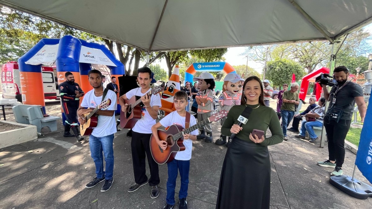 Integração no Bairro na Praça dos Ferroviários, em Divinópolis | G1