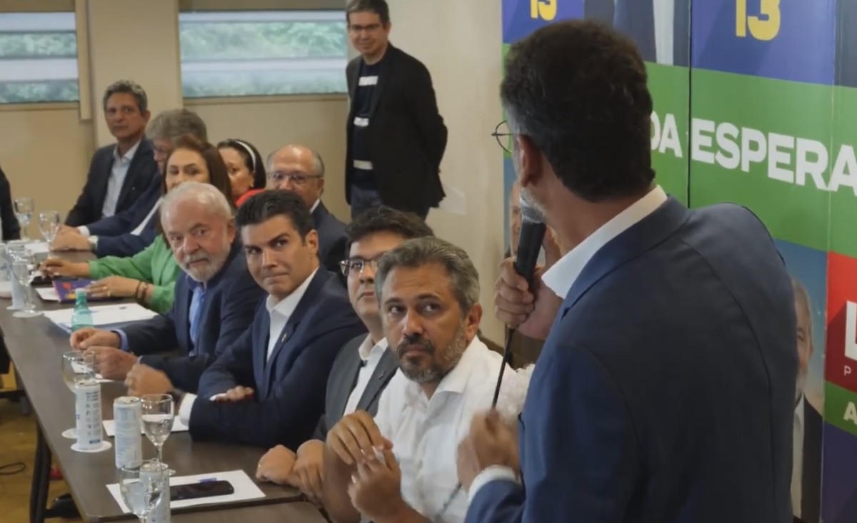 Governador eleito no Amapá, Clécio anuncia apoio a Lula no 2º turno ...