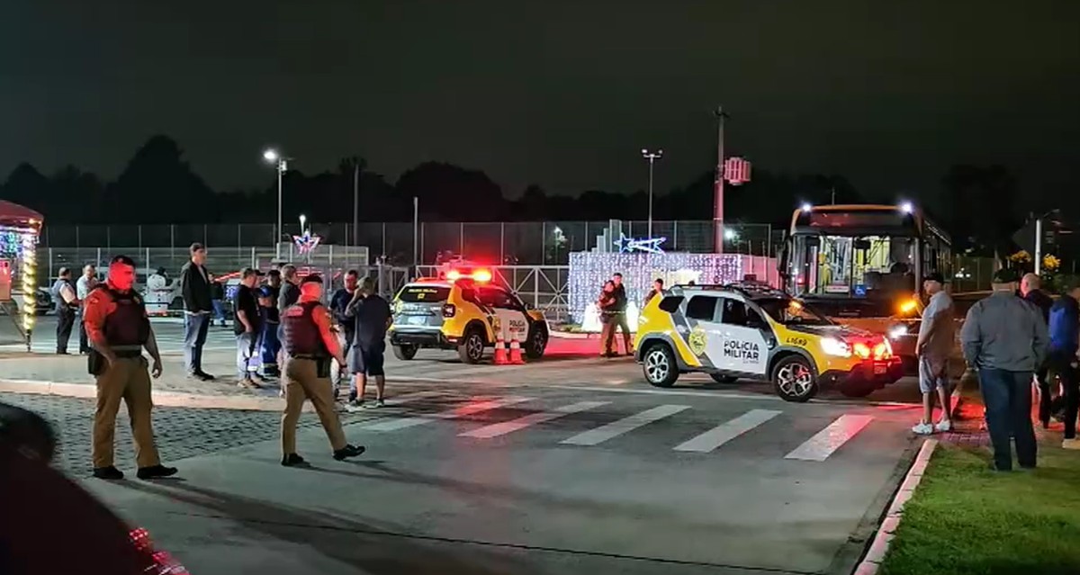 Suspeito De Assalto é Morto Por Policial à Paisana Em ônibus Em