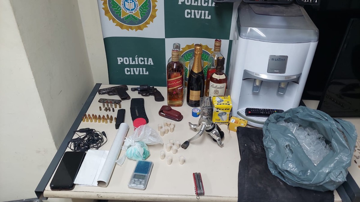 Preso Casal Suspeito De Integrar Quadrilha Que Fazia Moradores Reféns E