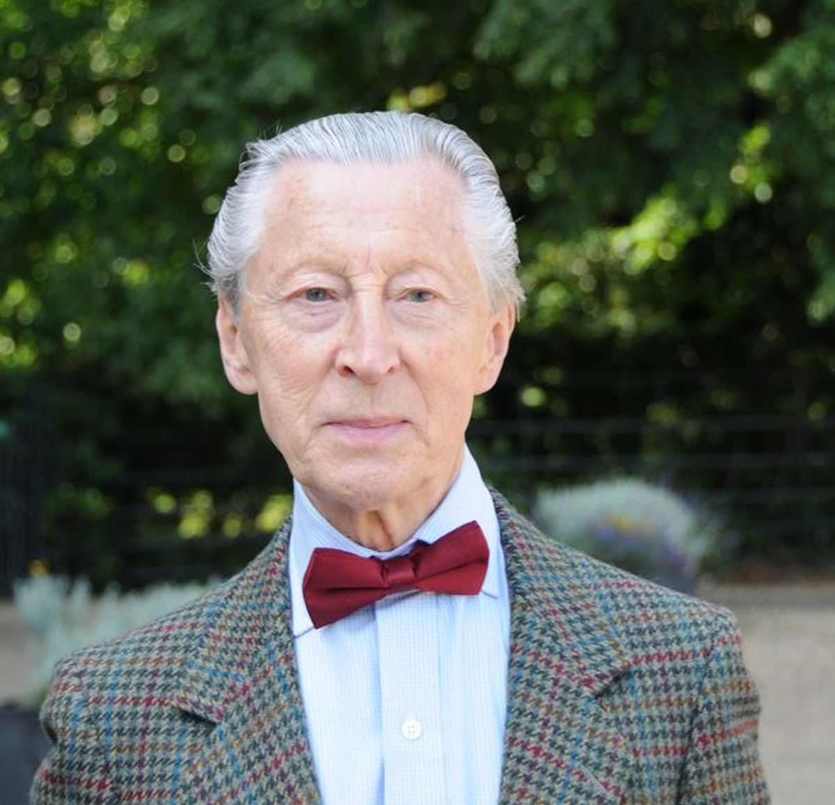 Morre ator britânico Murray Melvin, de 'O Fantasma da Ópera', aos 90 ...