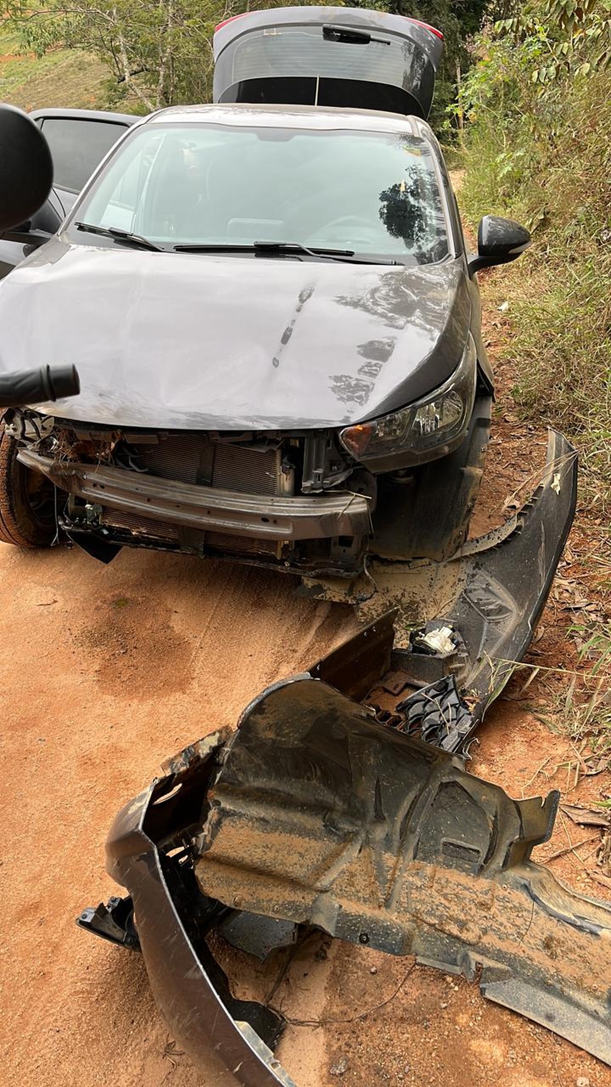 Três Suspeitos São Presos Após Roubarem Carros E Praticarem Assaltos Em