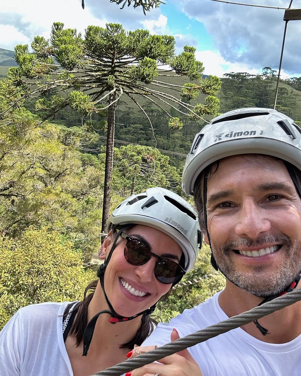 Ator Rodrigo Santoro aproveita folga fazendo trilha com a família em ...