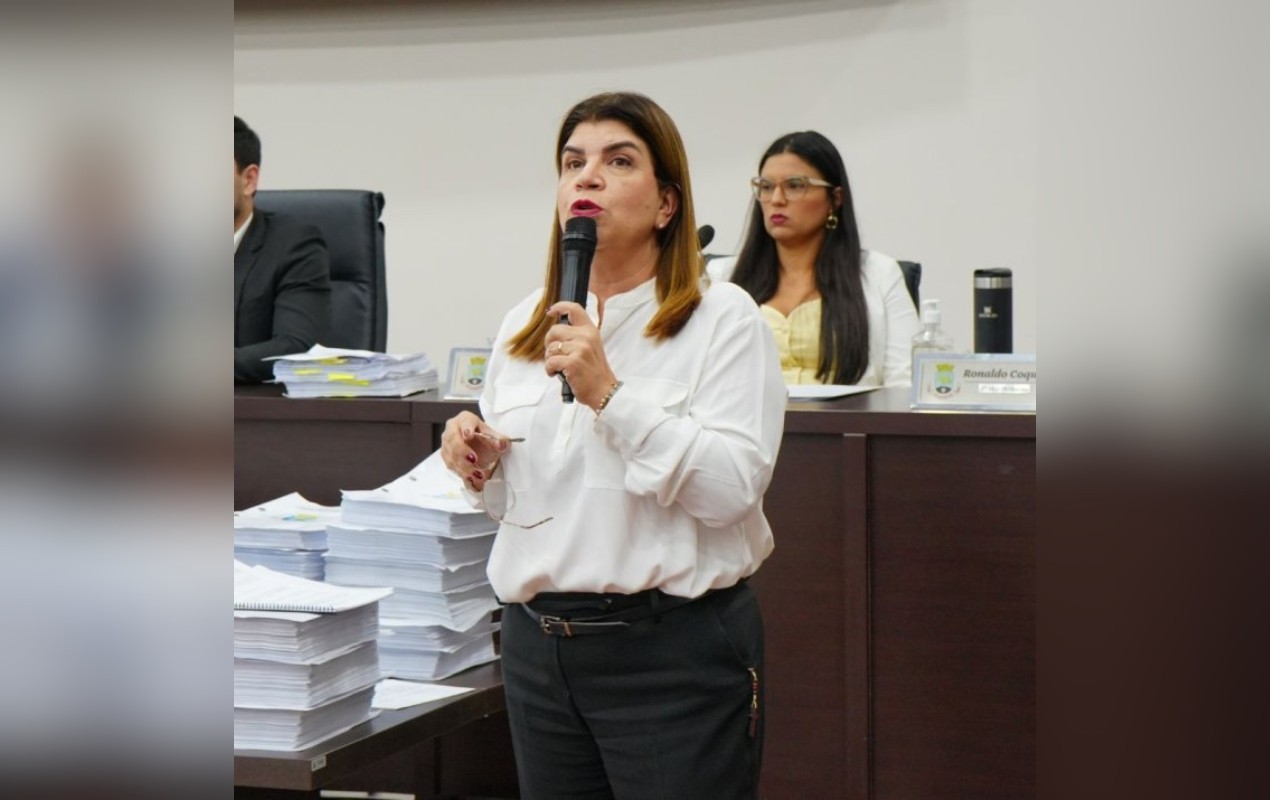 Justiça determina volta de Adriana Duch à Prefeitura de Itapeva | G1