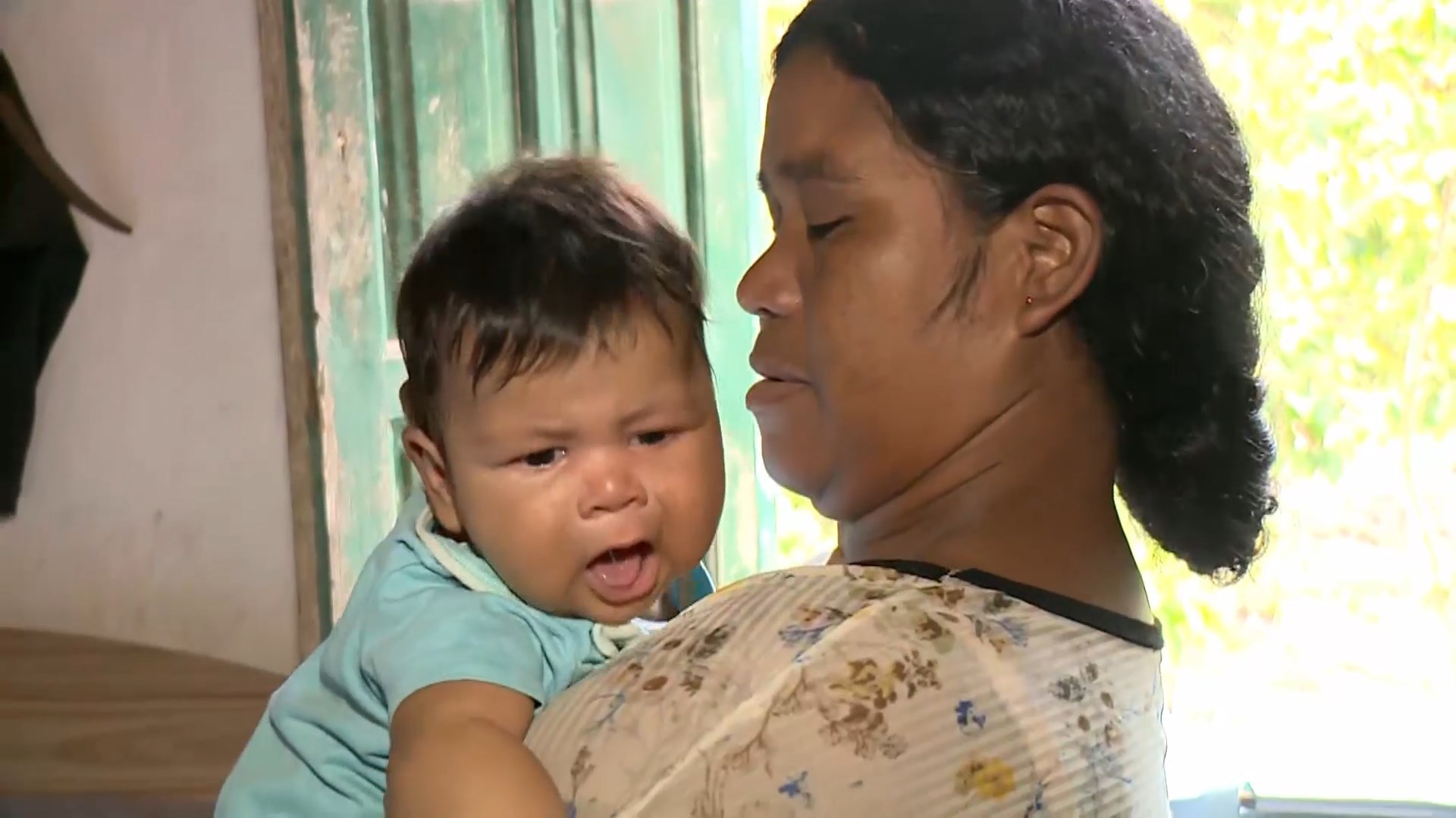 Bebê gigante nasce de parto normal pesando 6,5 kg e com 55 centímetros no ES