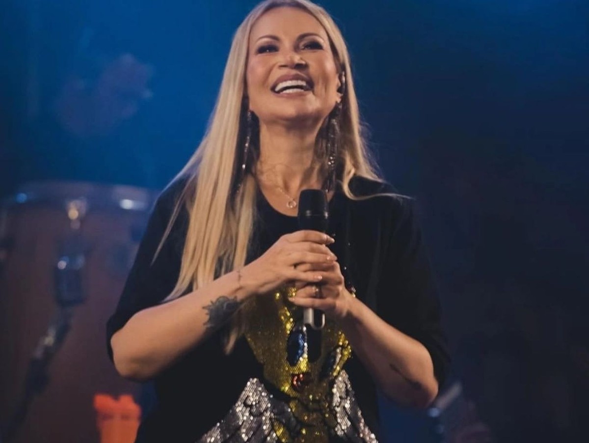 Solange Almeida grava DVD em Aracaju com participação de Léo Santana ...