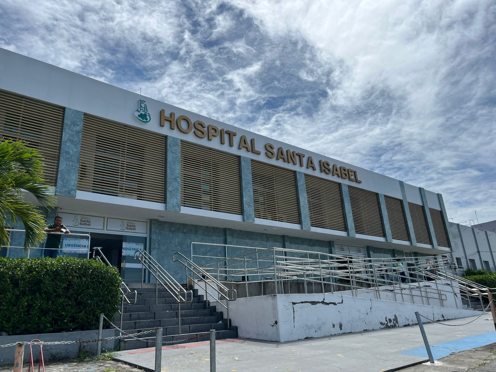Superlotação restringe atendimento no Hospital Santa Isabel | G1