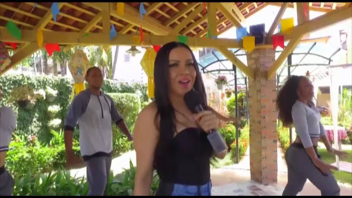 Cantora Viviane Batidão grava clipe de música inspirada no ...