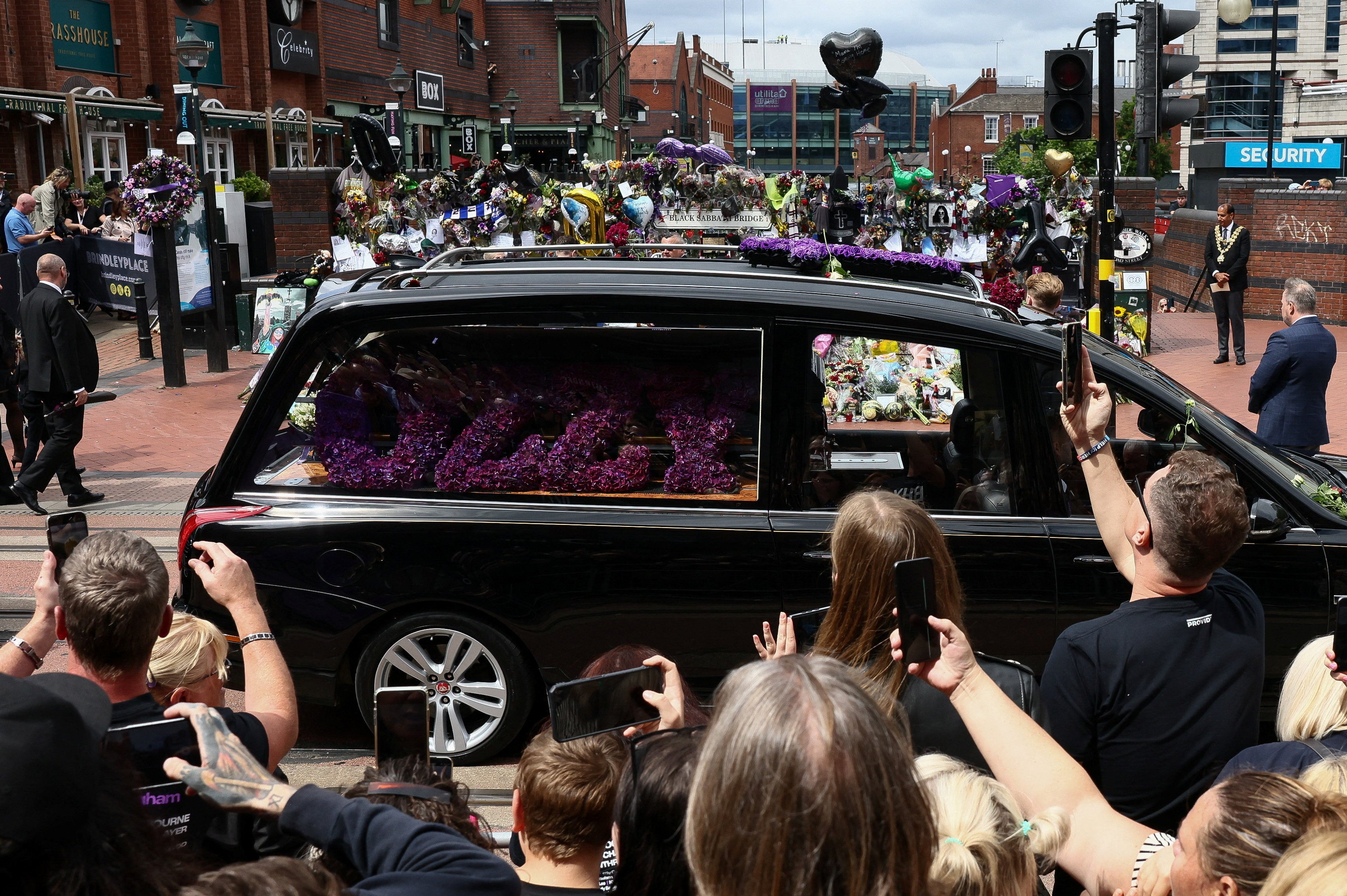 Ozzy Osbourne: Fotos do Funeral em Birmingham, Inglaterra | G1