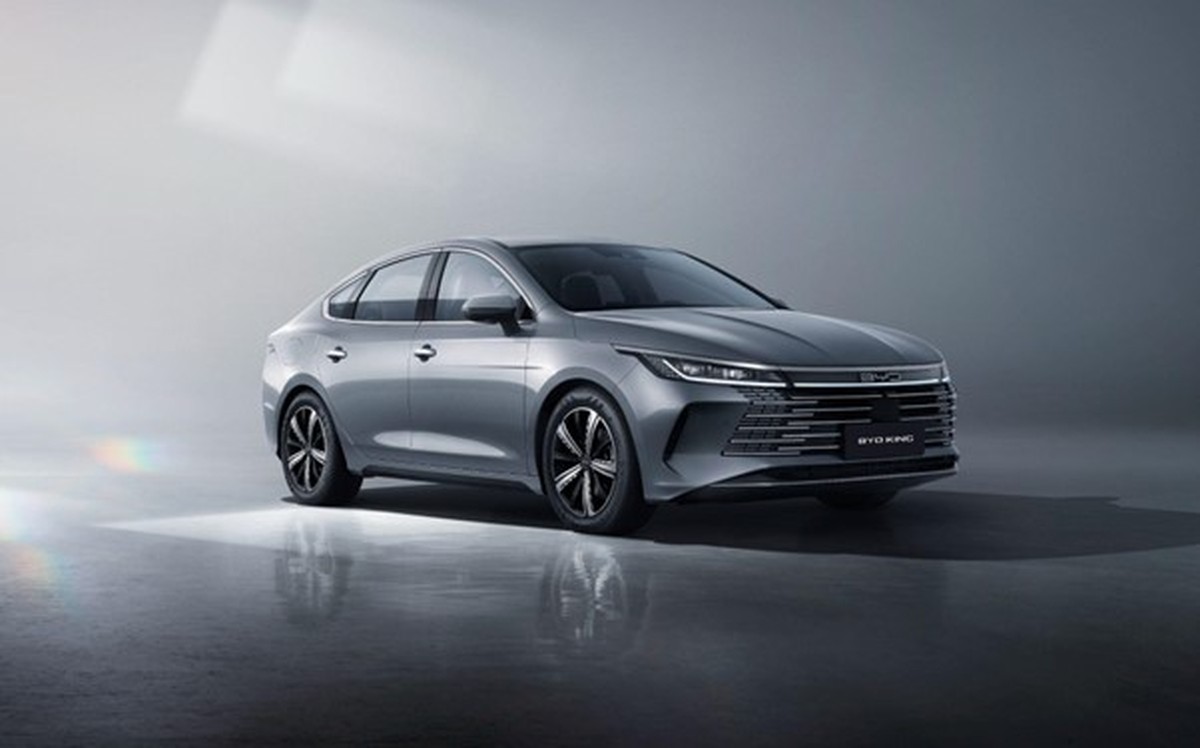 Híbrido e com tecnologia revolucionária, sedã BYD King chega ao Brasil ...
