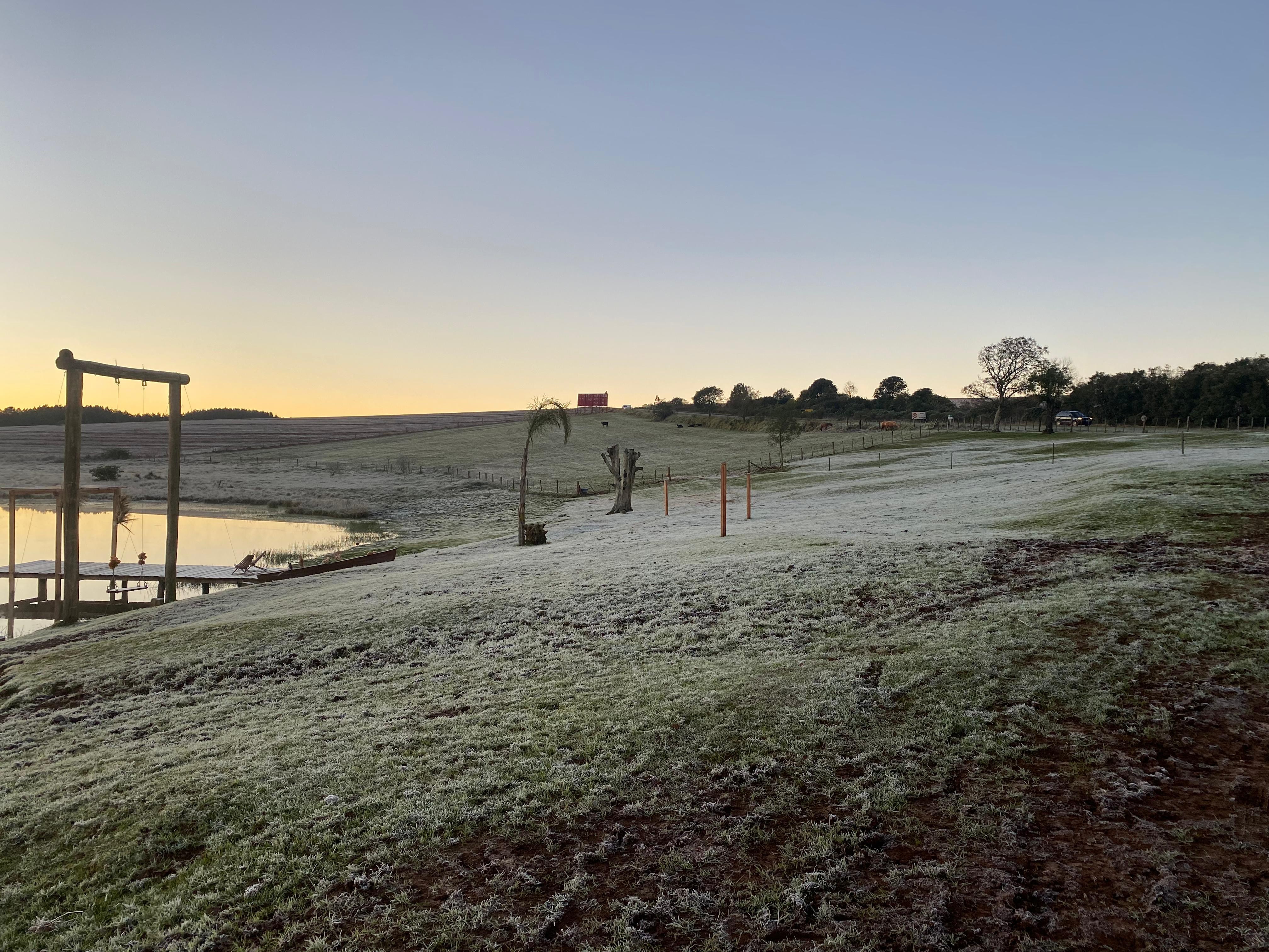 Dia começa com temperatura de -2,7ºC e geada cobre o RS; veja imagens | G1