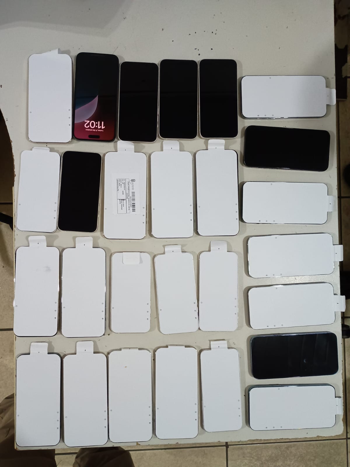 Celulares, cigarros eletrônicos e perfumes são apreendidos em ônibus na ...