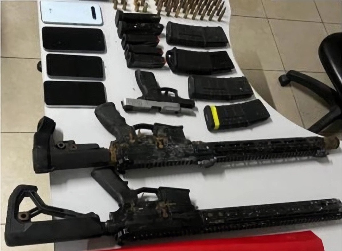 Ex Militar Da Marinha é Preso Em Flagrante Com Dois Fuzis Pistola E