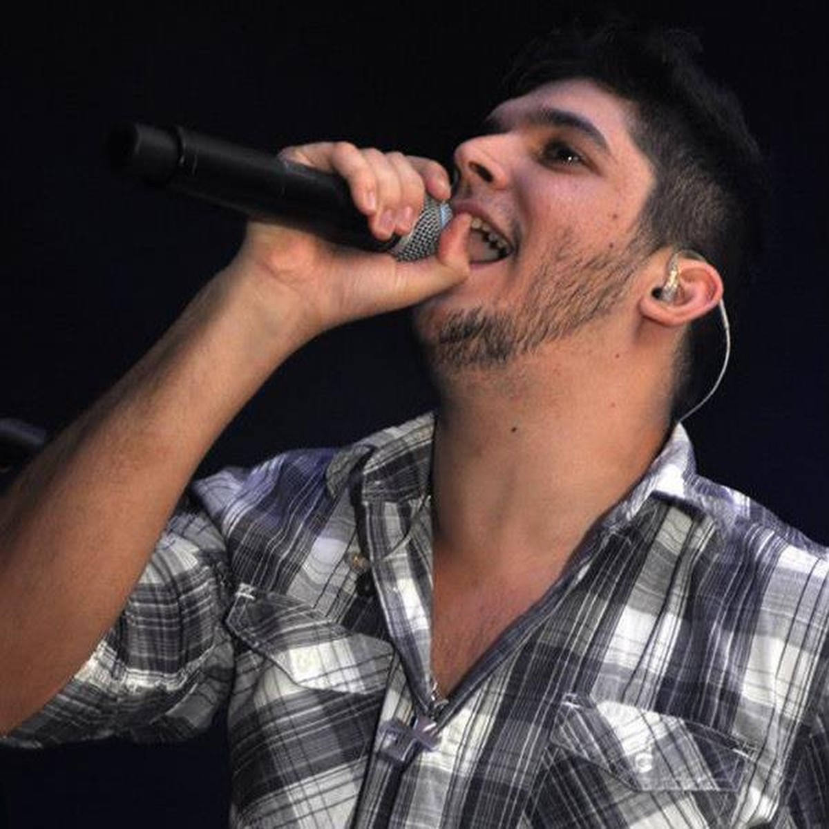 Leo Lemos leva hits do sertanejo a show em Volta Redonda, RJ | Sul do ...