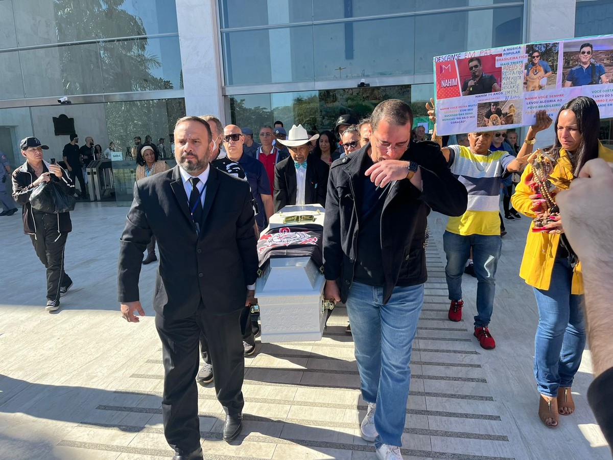 Velório de Nahim na Alesp é encerrado sob aplausos de fãs e hit do ...