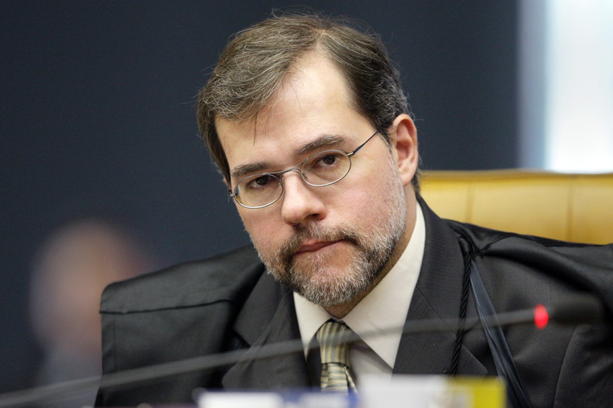 STF questiona Câmara do DF sobre fim da aplicação da lei anti-homofobia ...