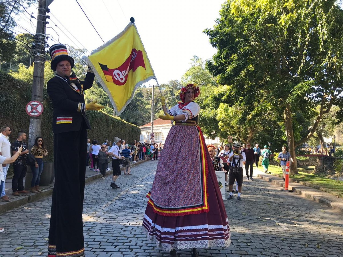 Desfile da Bauernfest leva cultura alemã para ruas do Centro Histórico ...