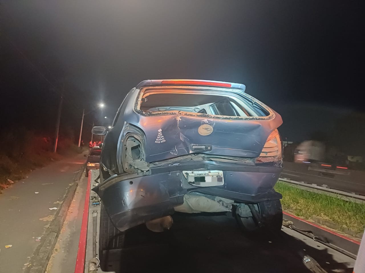Motorista sem habilitação se envolve em acidente e abandona o carro na ...