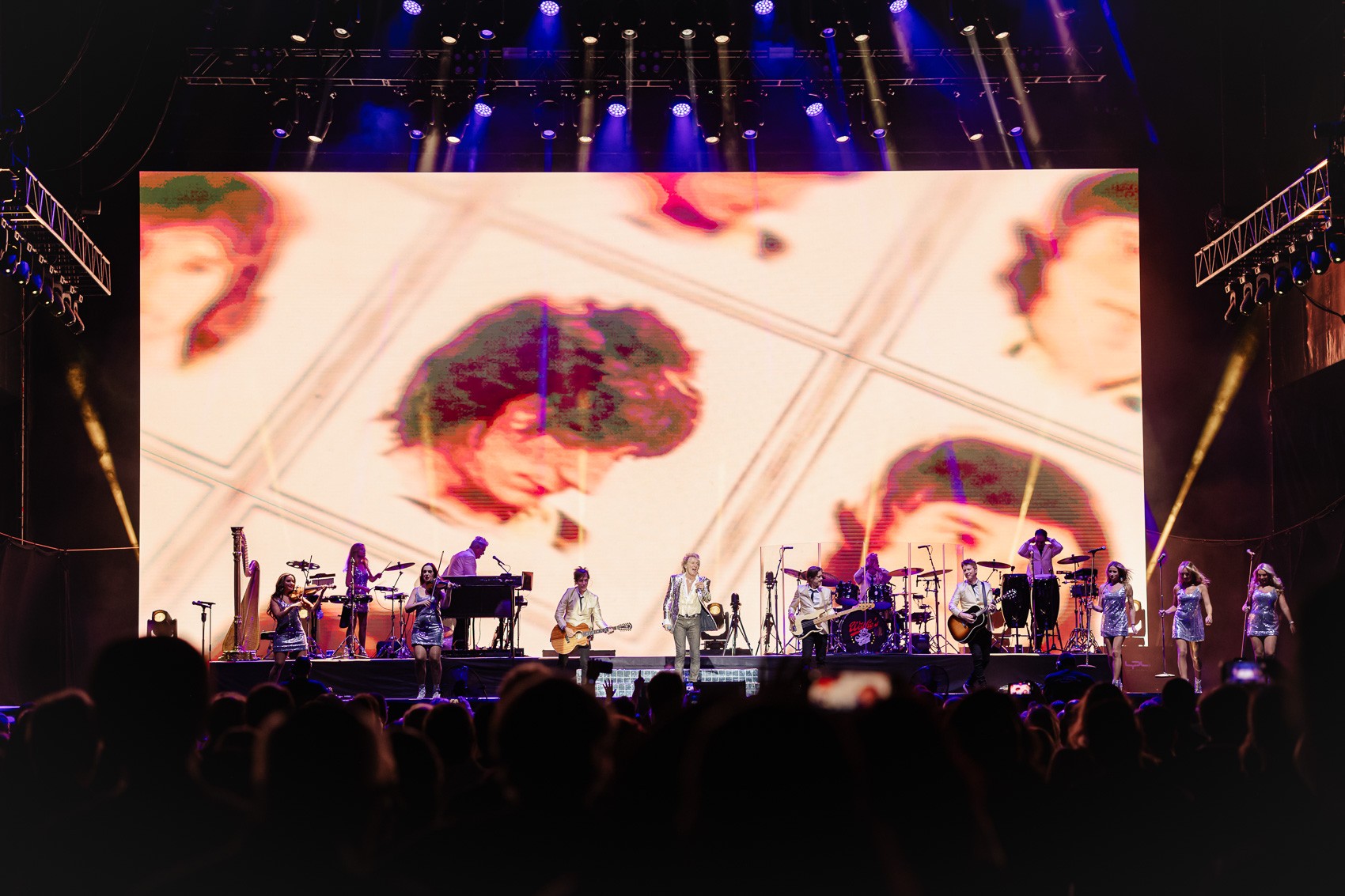 Rod Stewart no Brasil: cantor faz homenagem à Ucrânia e leva nostalgia ...