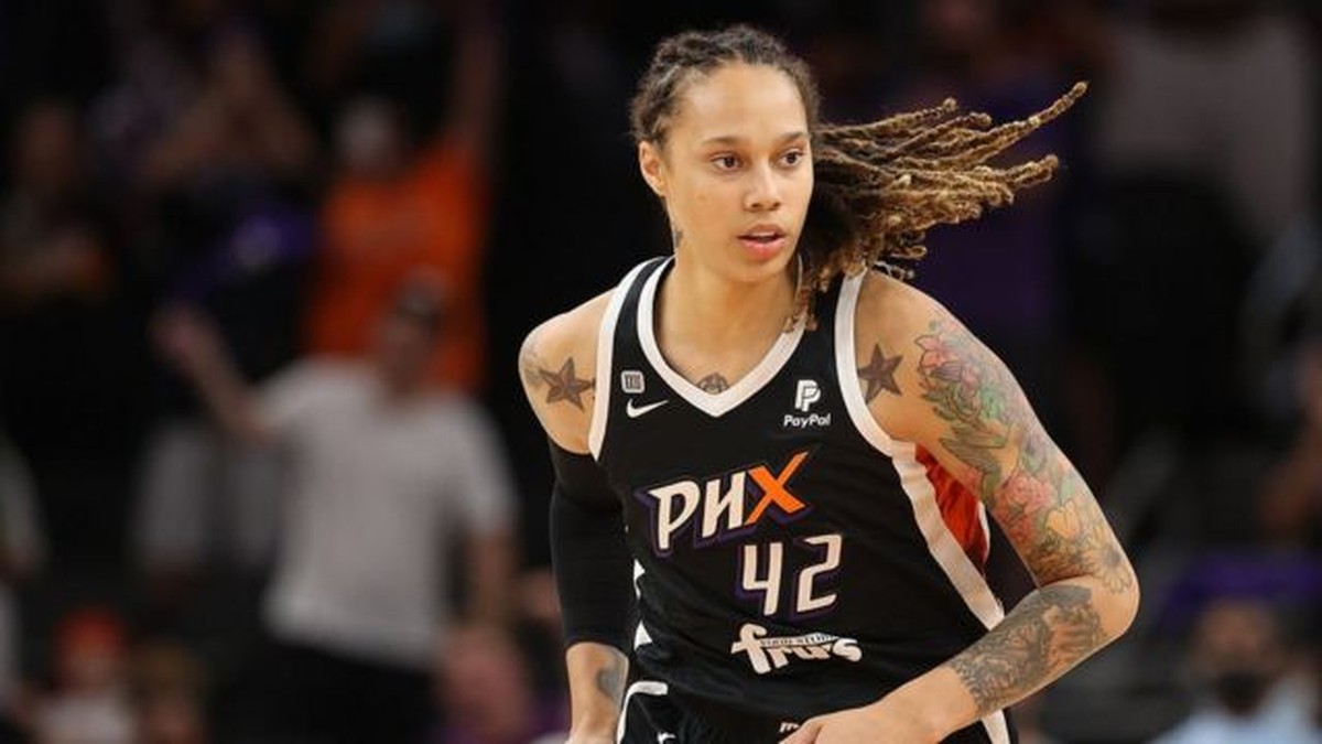 Quem é Brittney Griner, a estrela do basquete americano condenada a 9 ...