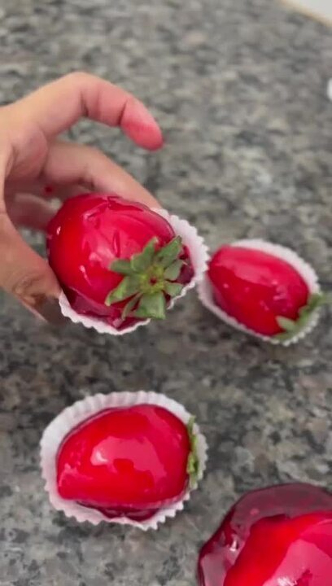 Morango do amor x morango do terror: receita faz sucesso, mas erros ...