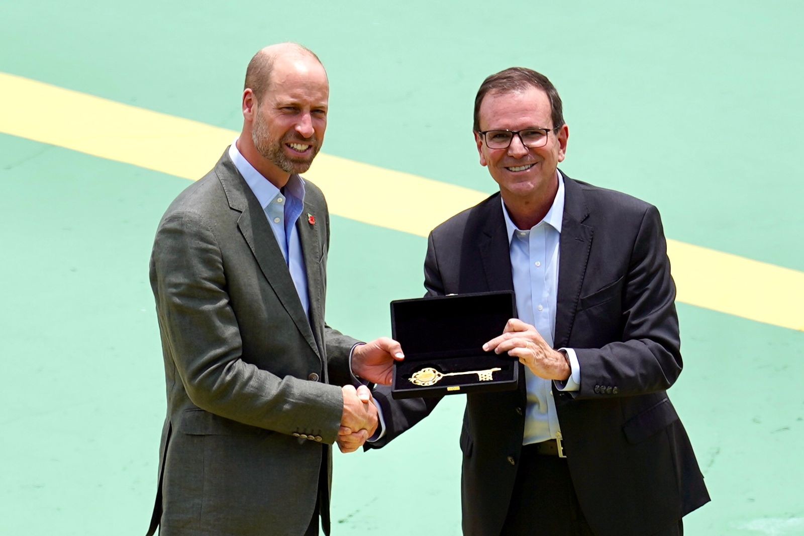 Príncipe William recebe as 'chaves do Rio' no Pão de Açúcar | G1