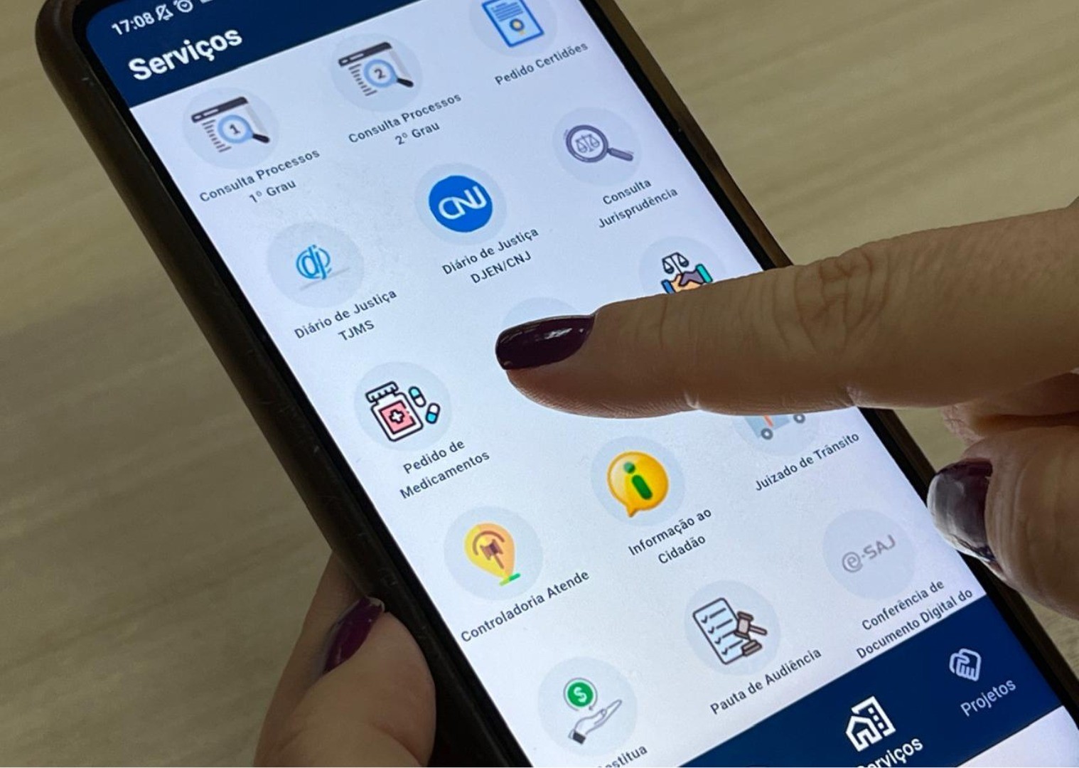 App é opção para população pedir remédios, solicitar cirurgias e ...