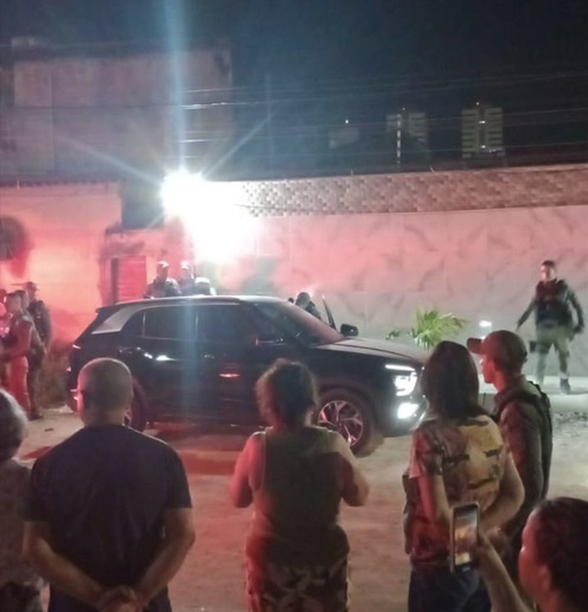 Mulher é Morta A Tiros Dentro De Carro Após Sair De Salão De Beleza Em