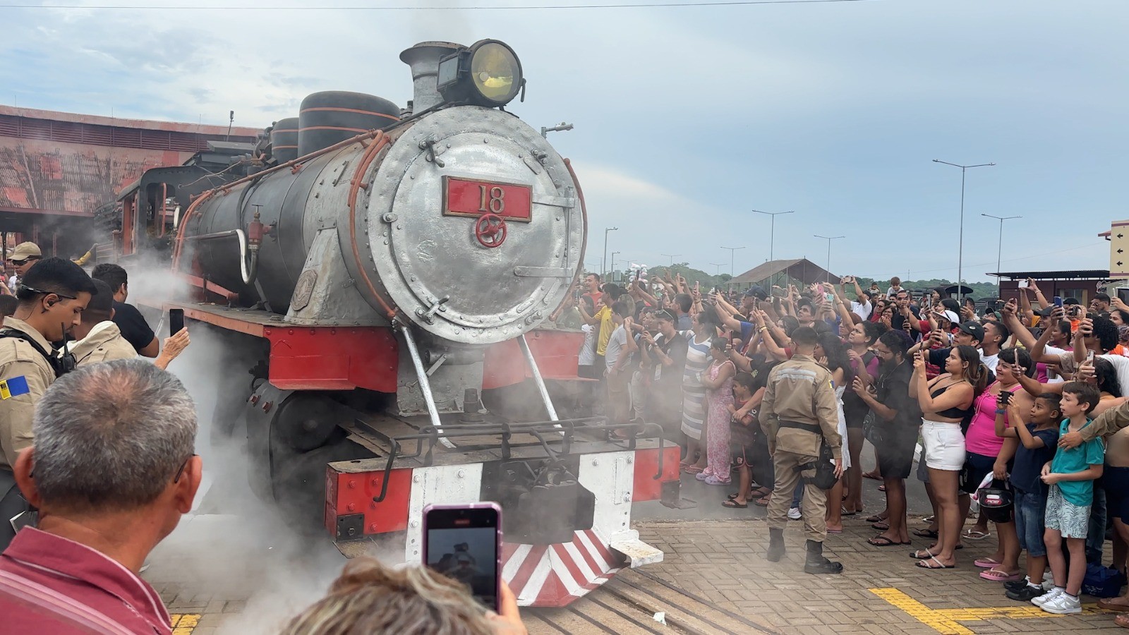 Locomotiva volta a funcionar após duas décadas parada em Porto Velho | G1