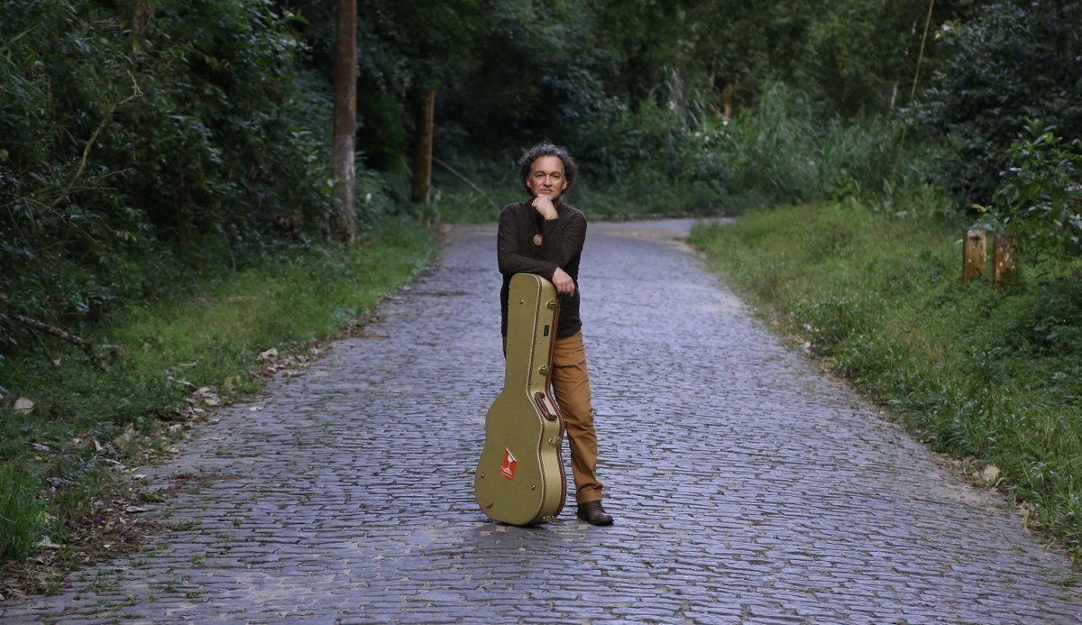 Claudio Nucci refaz belos caminhos melódicos na trilha afetiva do álbum ...