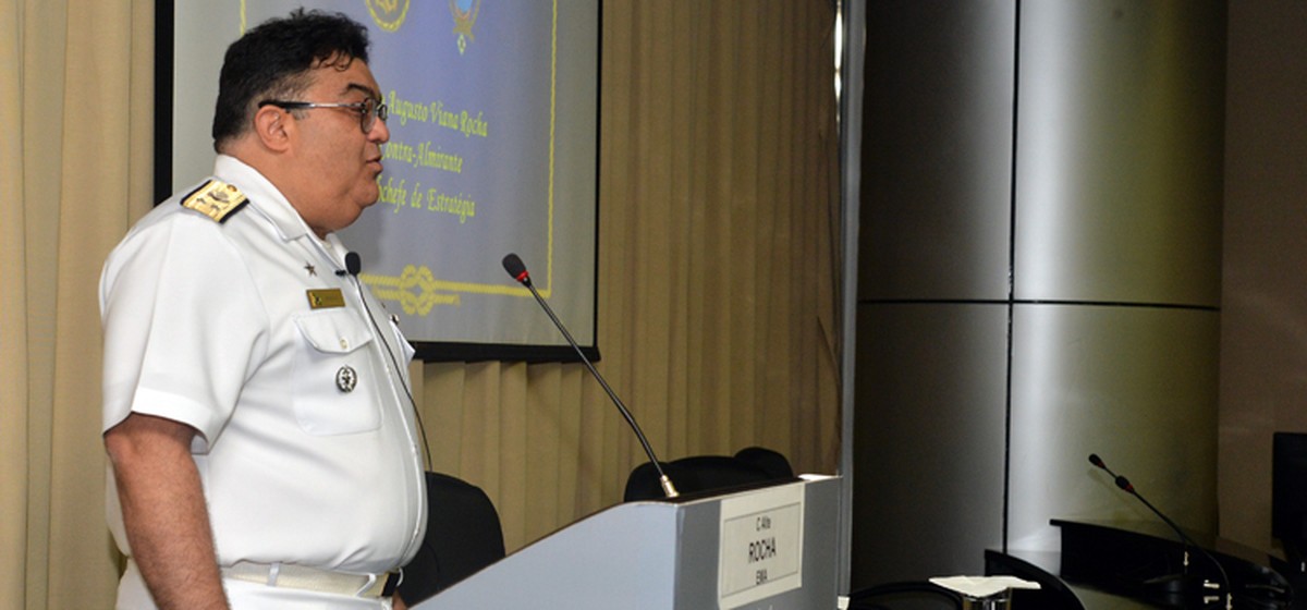 Bolsonaro escala mais um militar para governo; Almirante Rocha deve ...