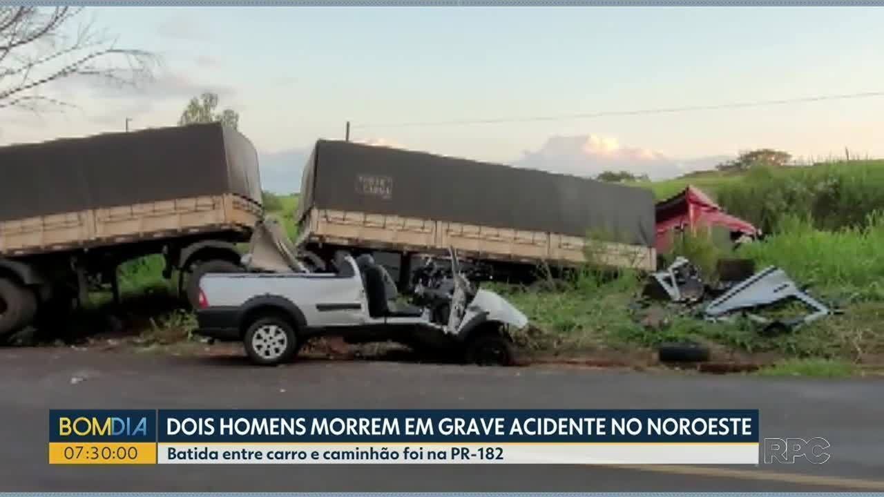 Dois homens morrem em grave acidente entre picape e caminhão, na PR-182 | Norte e Noroeste | G1