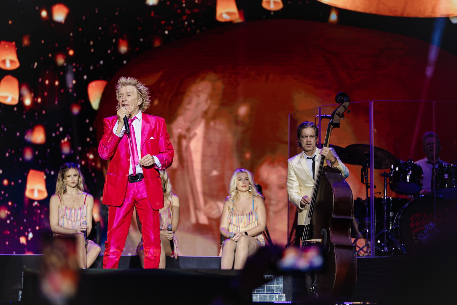 Rod Stewart no Brasil: cantor faz homenagem à Ucrânia e leva nostalgia ...