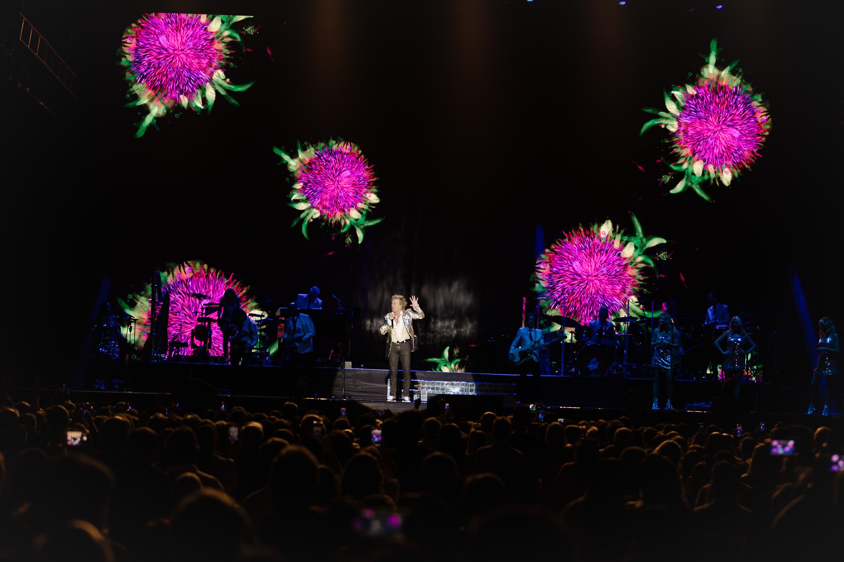 Rod Stewart no Brasil: cantor faz homenagem à Ucrânia e leva nostalgia ...