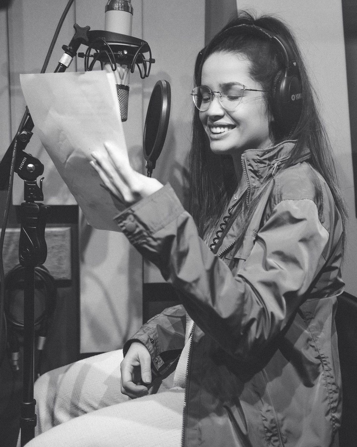 Juliette sinaliza os nomes das seis músicas do EP que marca a estreia ...