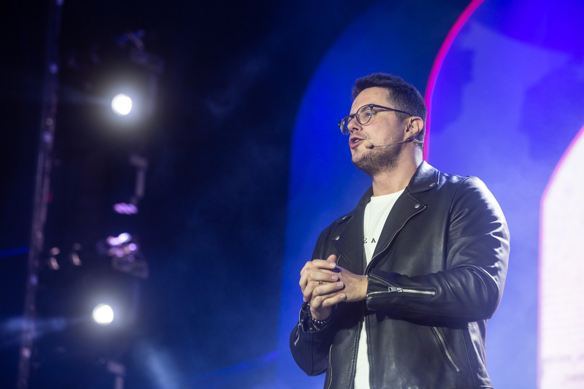 Deive Leonardo apresenta 'A Resposta', em João Pessoa, nesta quinta ...