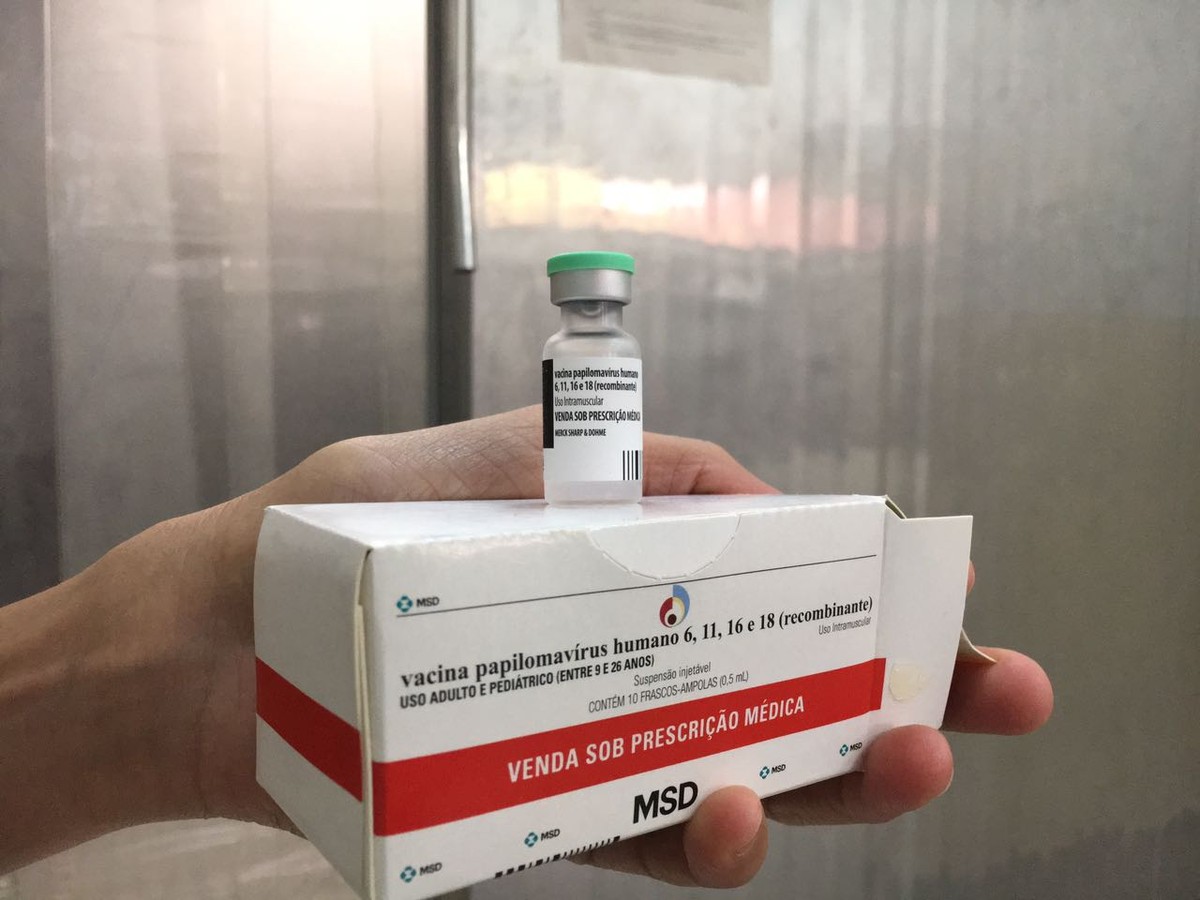 Vacina contra o HPV para jovens de 15 a 26 anos é aplicada em Vila ...