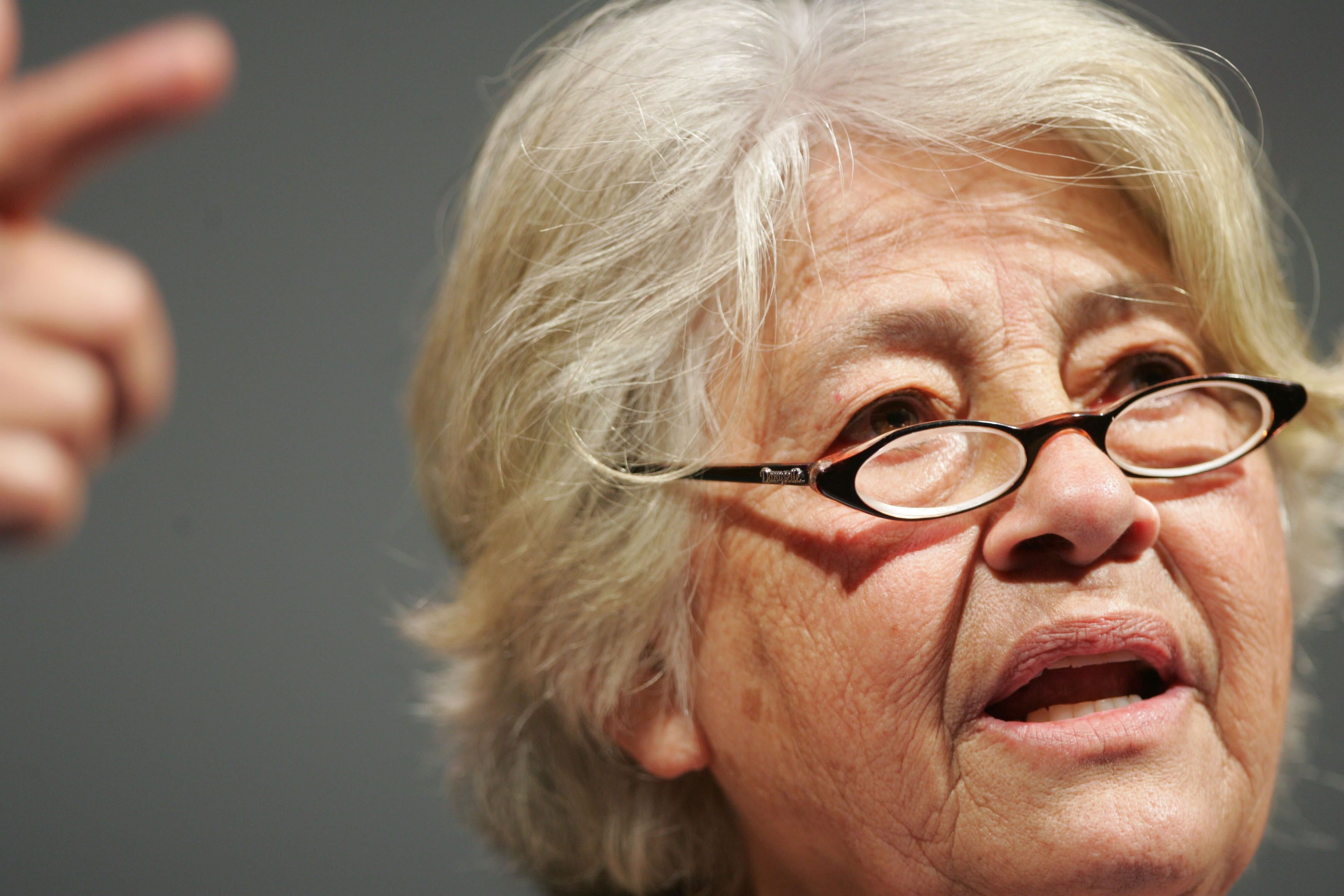 Poetisa Adélia Prado sofre queda e é internada em Divinópolis | G1