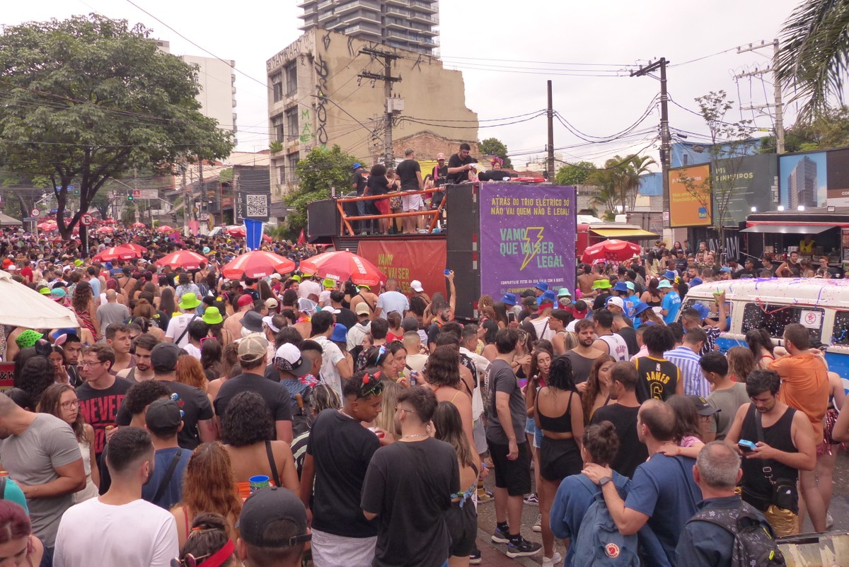1º dia de pré-Carnaval dos blocos de rua de SP tem 217 atendimentos ...