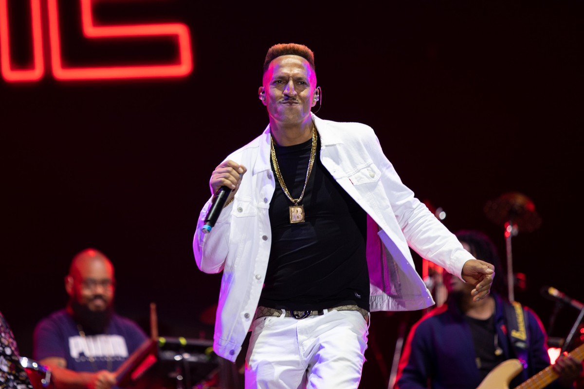 Rapper e compositor Mano Brown se apresenta com músicas do Racionais MC ...