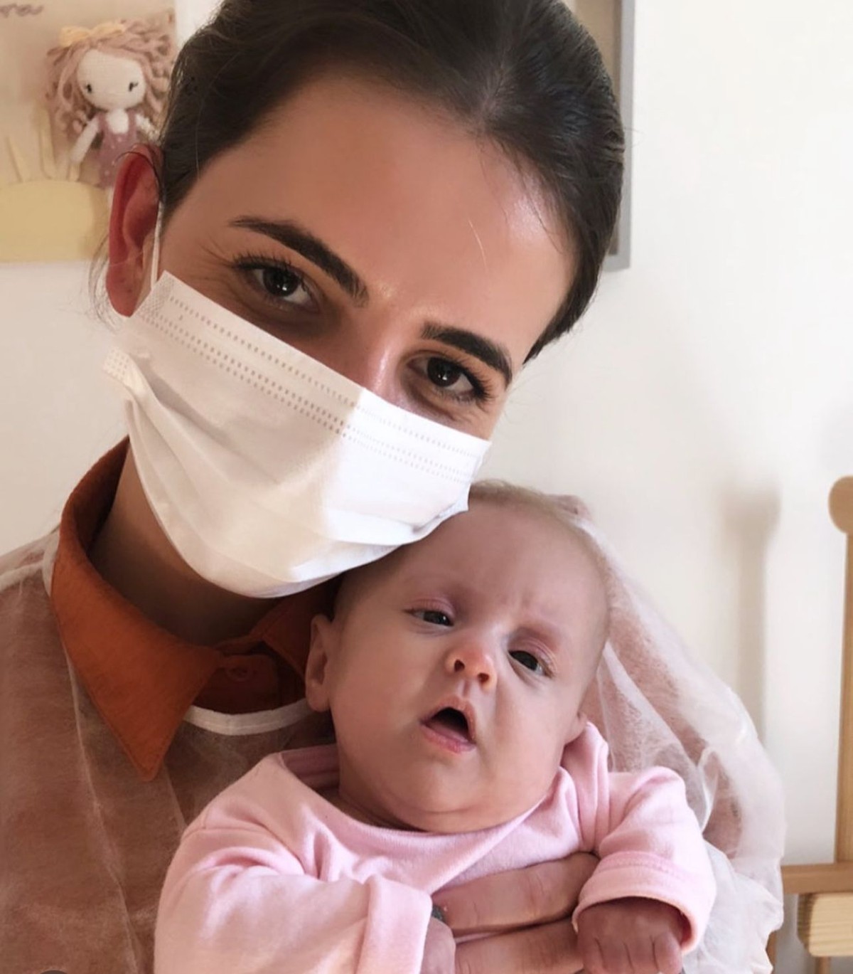 Bebê nasce com 700 gramas e supera batalha após meses internada: 'A ...
