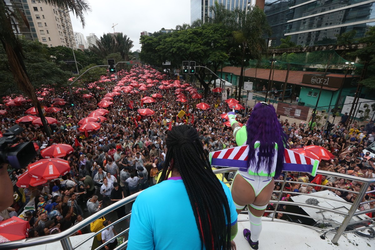 Blocos deste sábado têm chuva de granizo, lama e bronca de Gloria ...