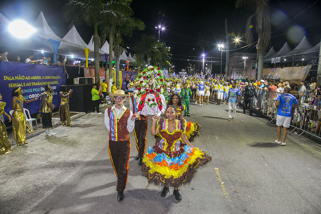 Maior do Centro-Oeste: Carnaval de Corumbá 'arrasta' multidão de ...