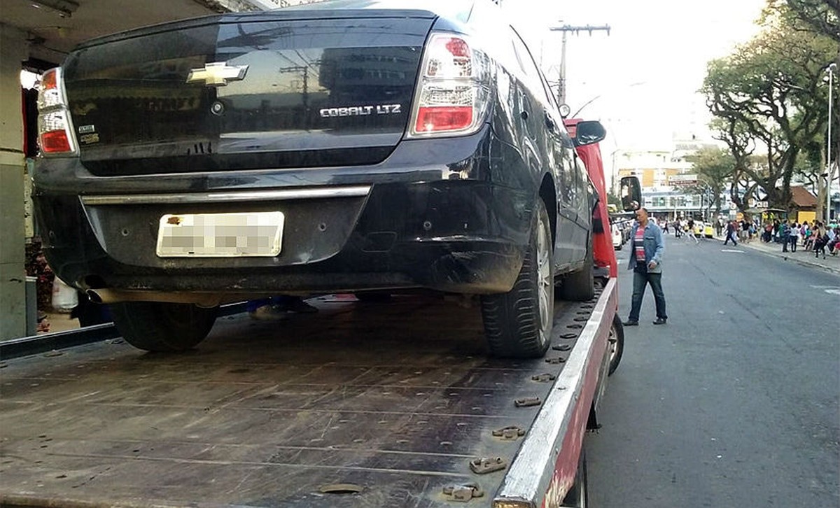 Carro Com Quase R 15 Mil Em Multas De Trânsito é Removido Em Juiz De