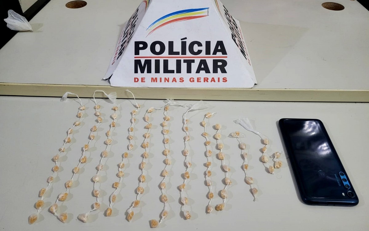 Polícia Militar Apreende Dois Adolescentes Com Mais De 300 Pedras De