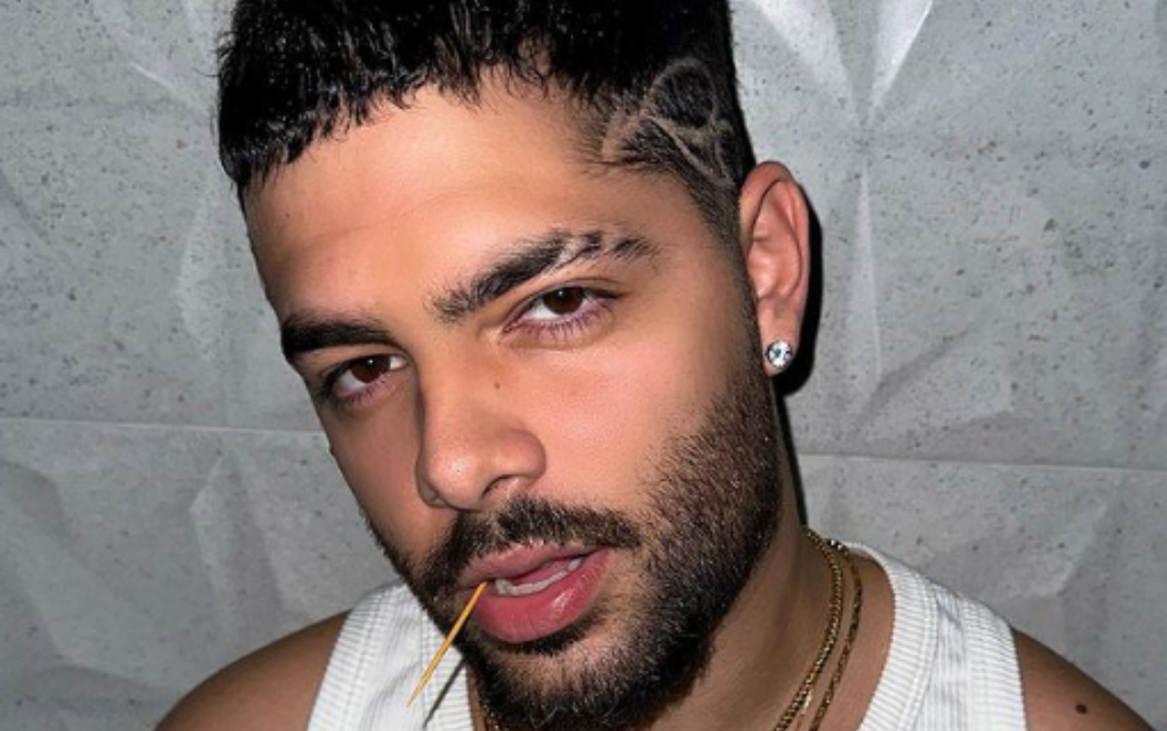 DJ Pedro Sampaio é vítima de tentativa de assalto e carro é baleado no ...