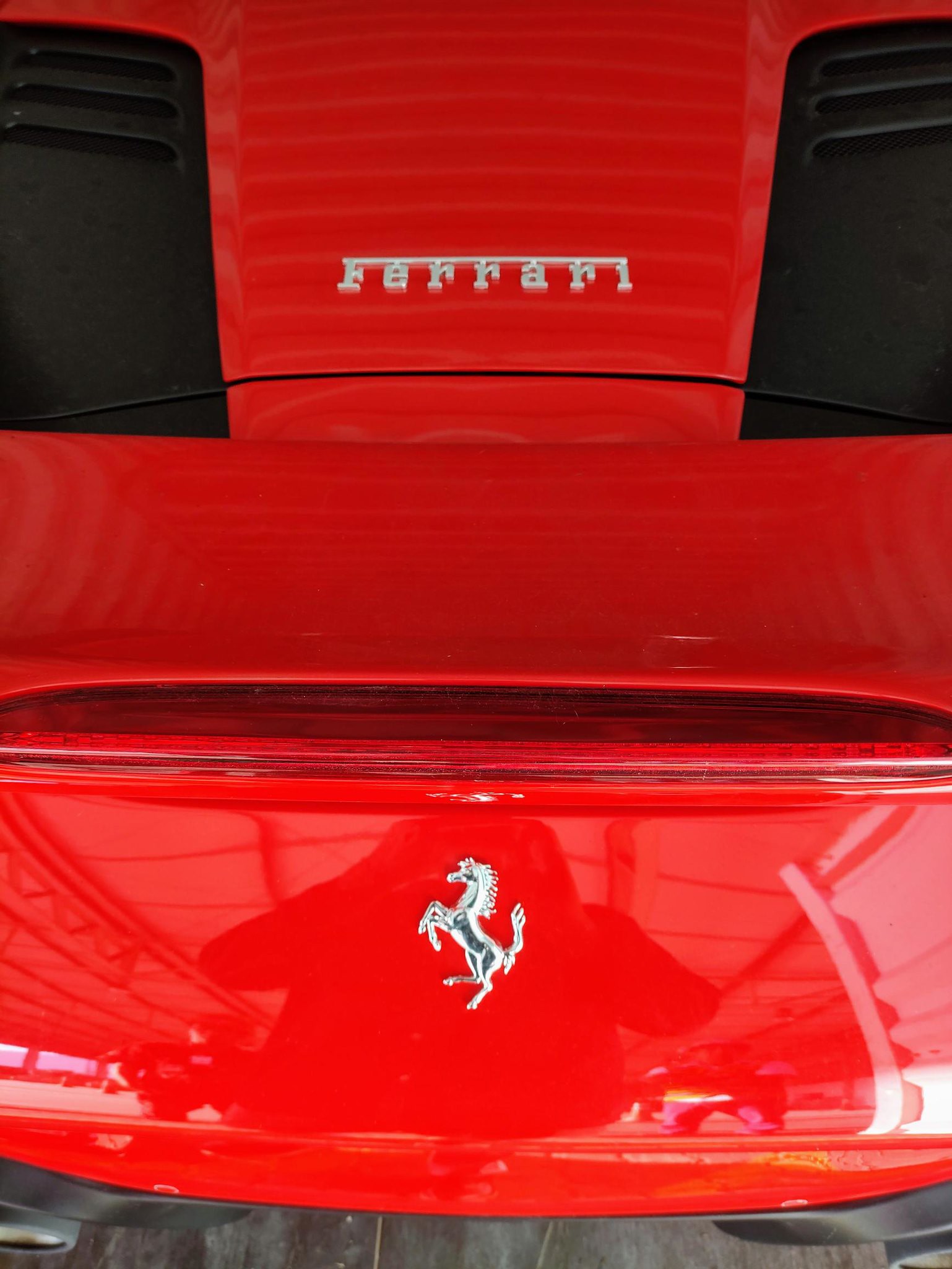 Ferrari apreendida no Porto do Rio pode custar até R$ 5 milhões e será ...