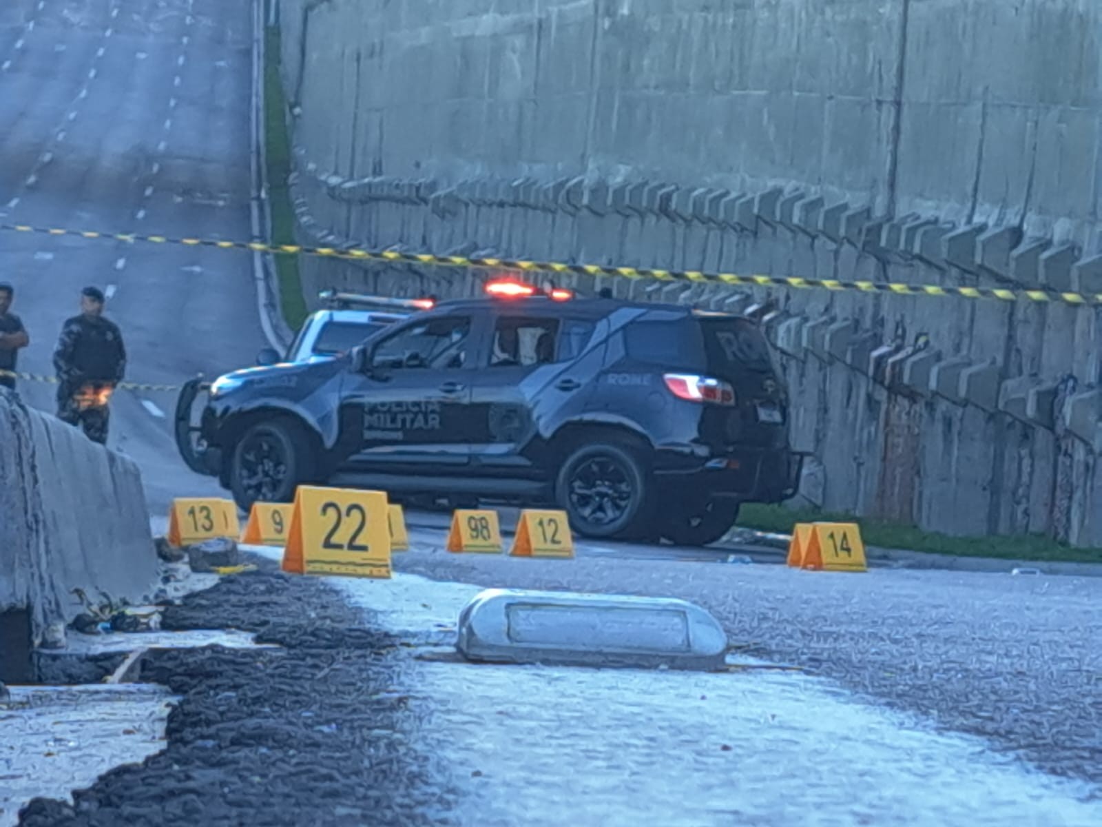 Dois Suspeitos Em Carro Com Registro De Roubo São Mortos Após Fuga De