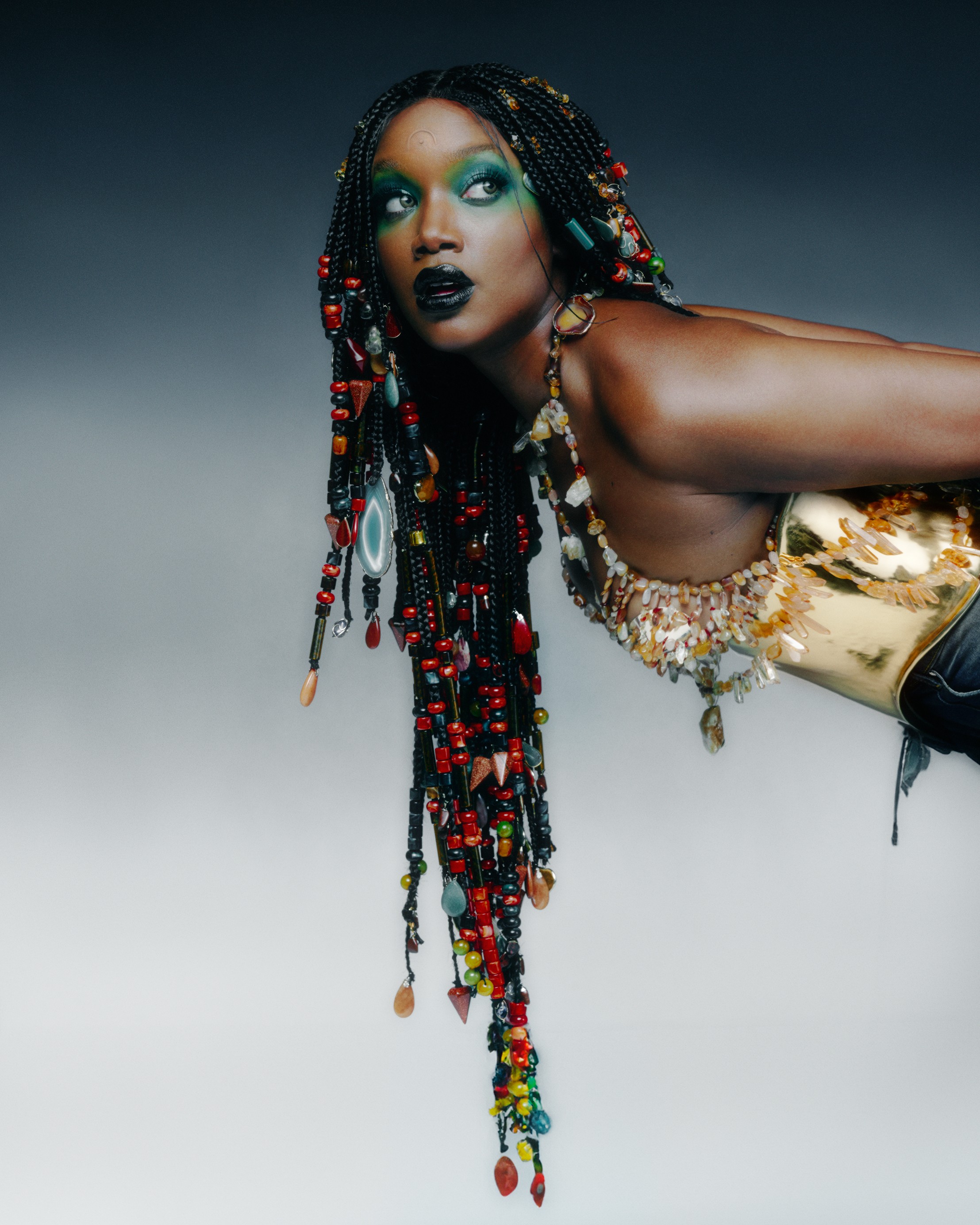 Iza faz a festa após ressaca amorosa e se abre para outros sons na quentura do álbum 'Afrodhit' | G1