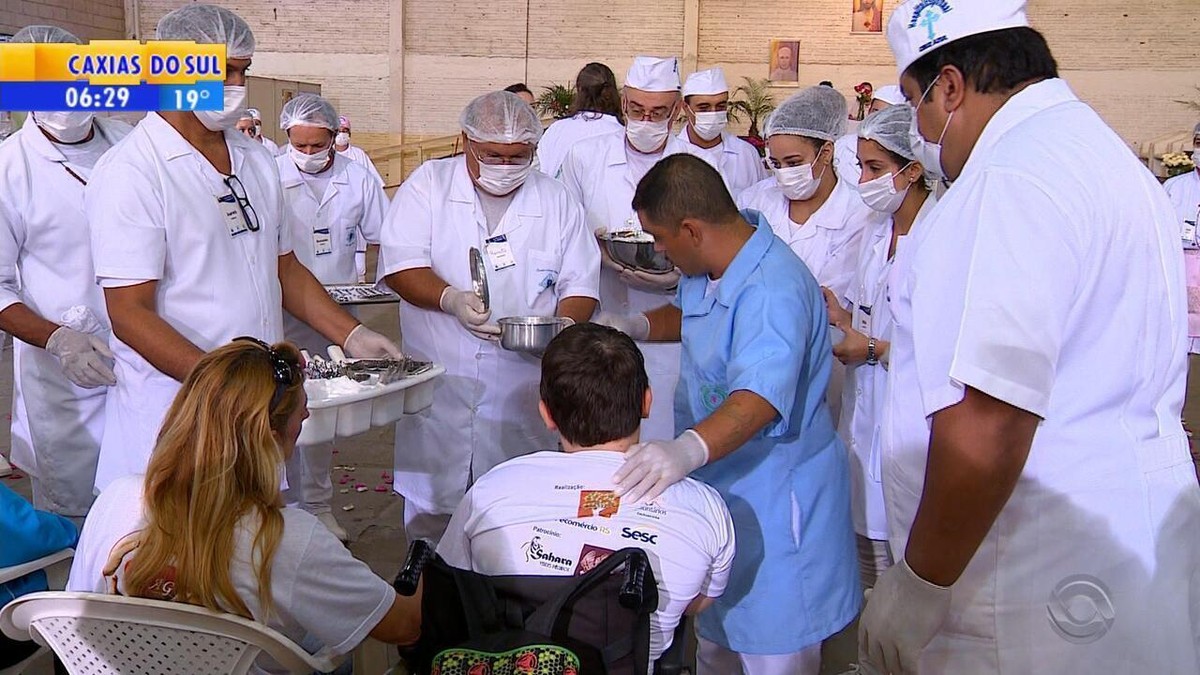 Médium que diz receber Dr. Fritz realiza atendimentos em Porto Alegre